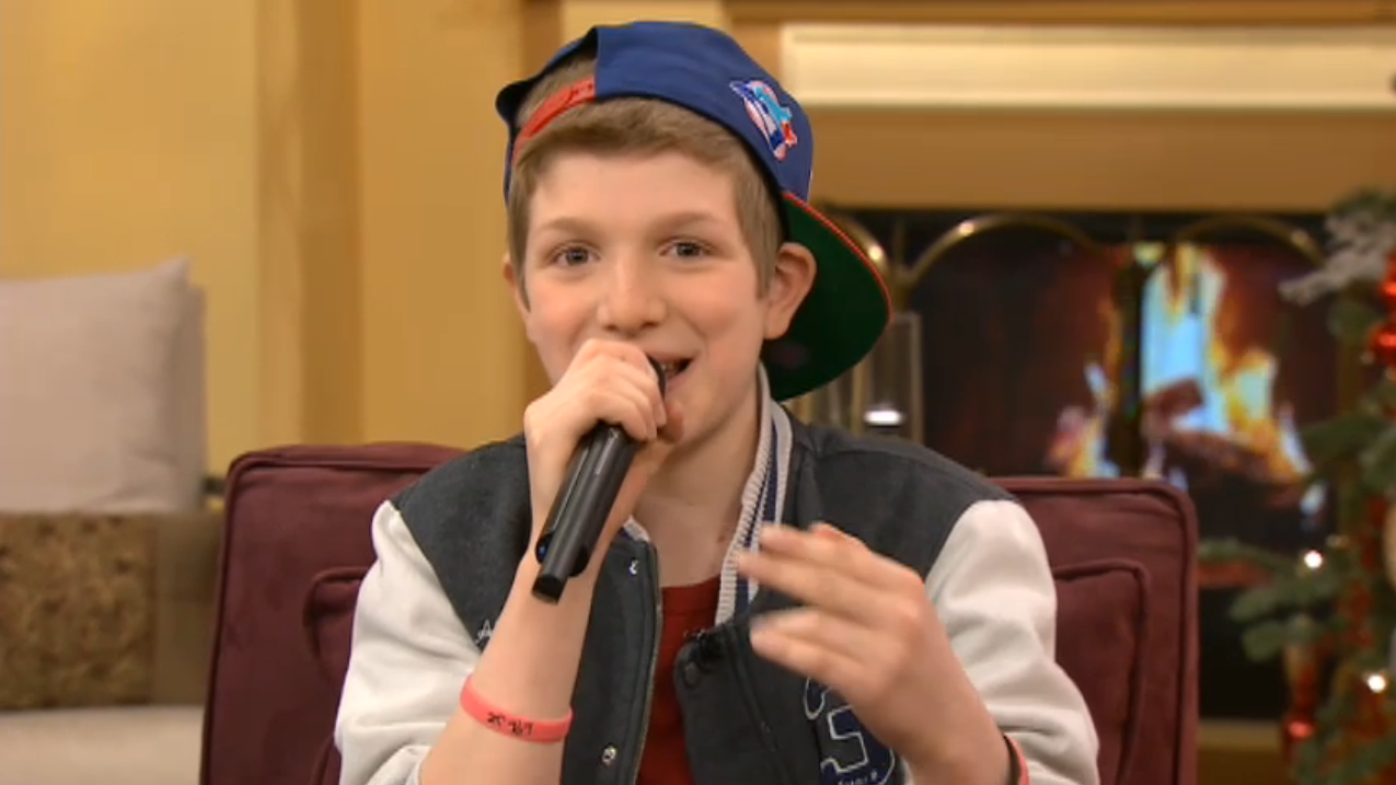 12 year old Drake fan raps, "I get more HEAD than a pillow" on Live TV ...